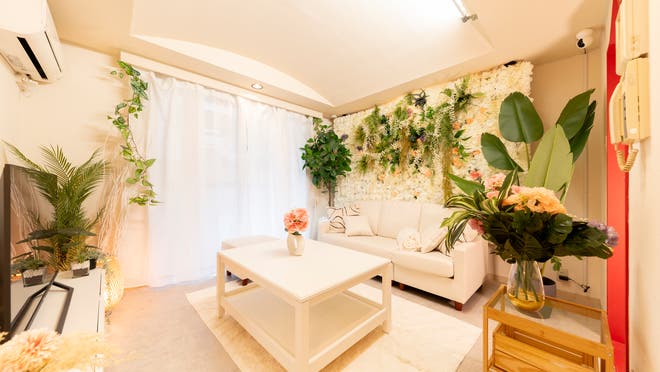 【要町4分/池袋9分】花壁×白基調×自然光🌸女子会・推し活に最適🎀デート・誕生日会・撮影OK✨映画鑑賞🎥クリスマス🎄の写真1