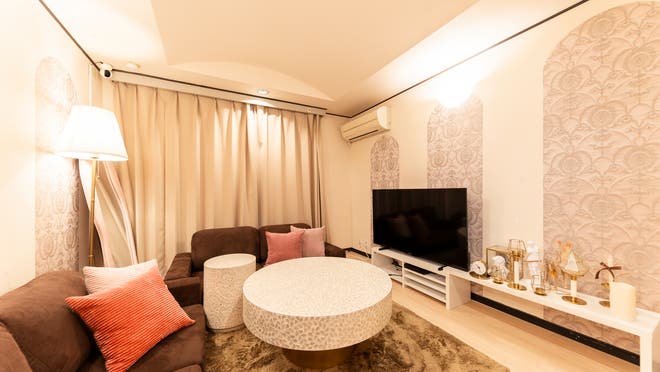 【要町4分/池袋9分】女子会・推し活に最適🎀大人かわいいラウンジ空間|白壁で撮影OK🌟55㌅TVで映画鑑賞🎥クリスマス🎄の写真7