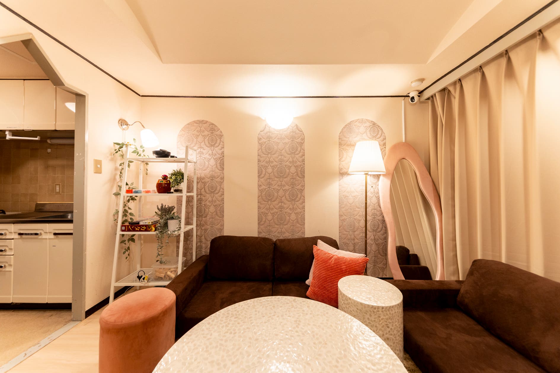 【要町4分/池袋9分】女子会・推し活に最適🎀大人かわいいラウンジ空間｜白壁で撮影OK🌟55㌅TVで映画鑑賞🎥クリスマス🎄の写真18