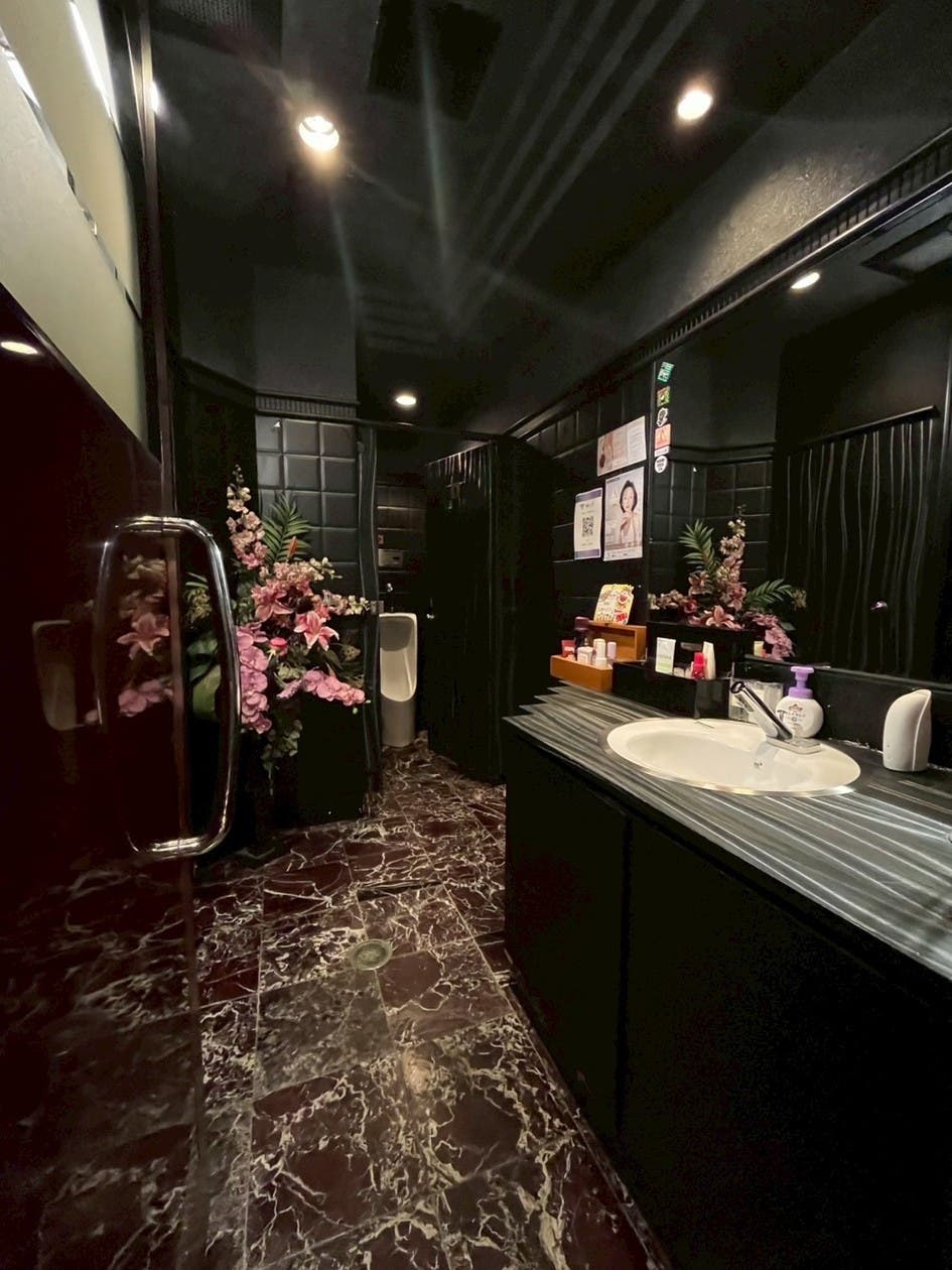 各種パーティーに最適なBAR完全貸切可/カラオケ無料・ダーツLIVE2あり/飲み放題990円!/心斎橋駅近/結婚式２次会/心斎橋の写真8