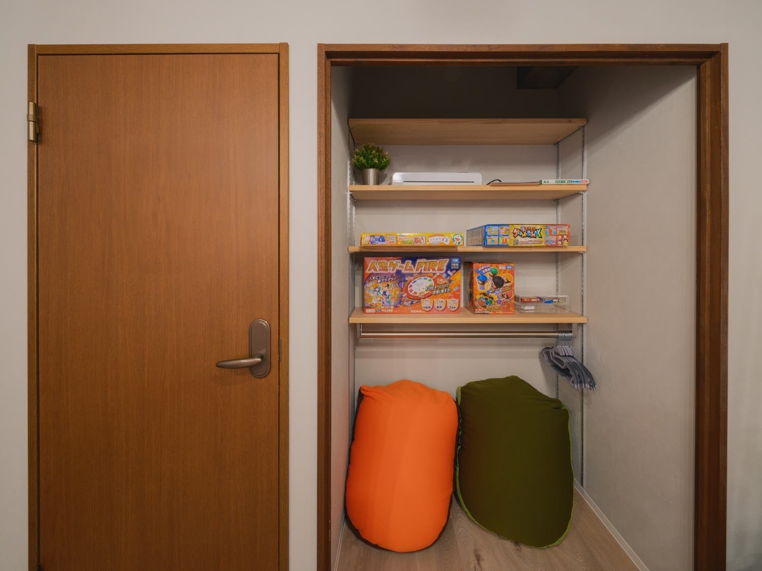 【無料駐車場完備🚙】アクセス良好！24H利用可🌃8名収容｜80㌅大画面でWeb会議・セミナー・研修に最適な個室の写真9