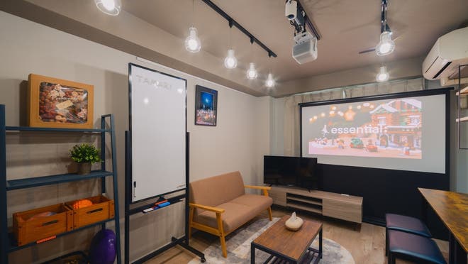 【無料駐車場完備🚙】アクセス良好!24H利用可🌃8名収容|80㌅大画面でWeb会議・セミナー・研修に最適な個室の写真6