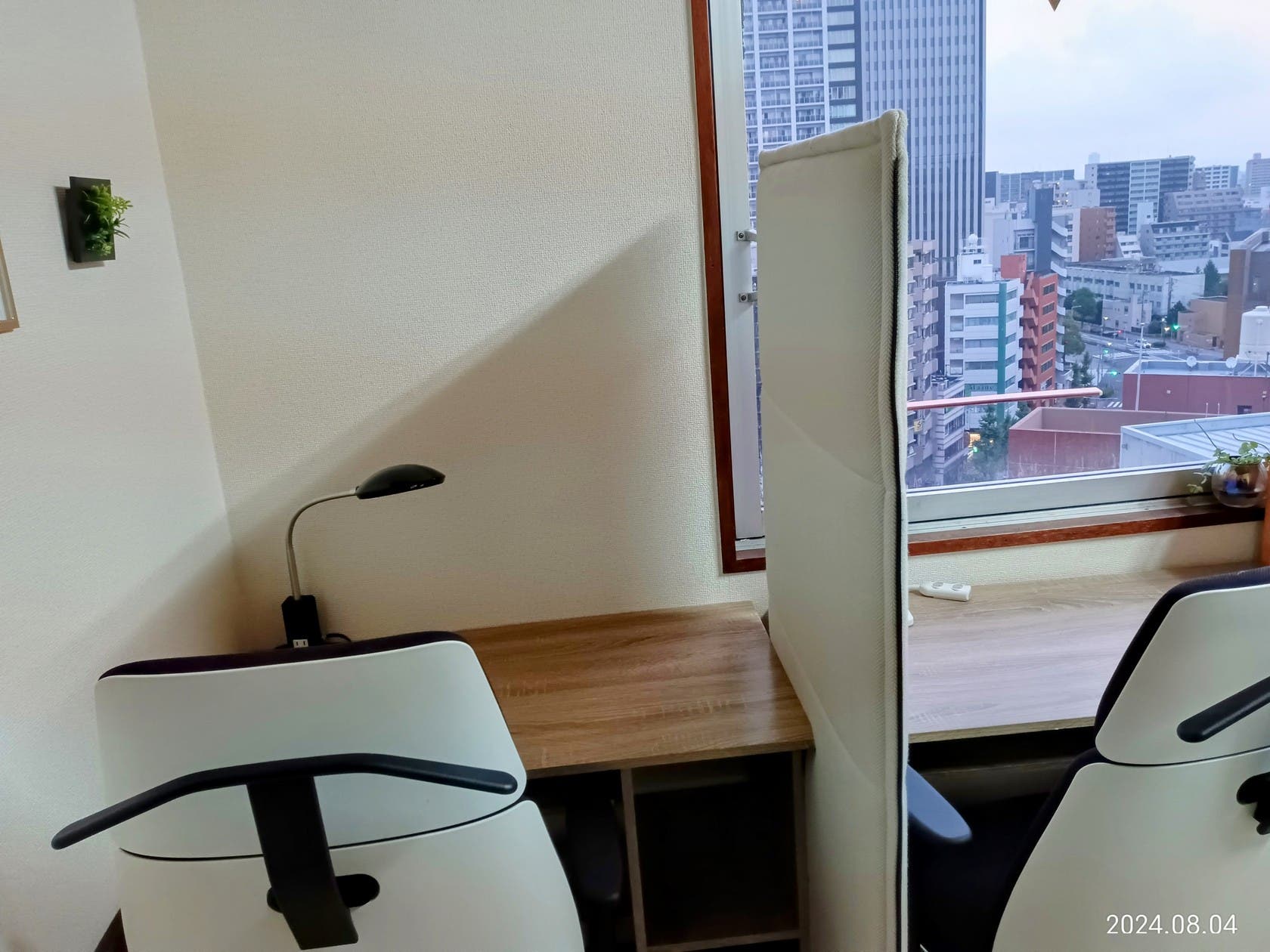 格安勉強スペース　名古屋駅２分の自習室の写真2