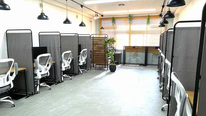 【谷町四丁目駅・六丁目駅すぐ】高速Wi-Fi/独立席/フリードリンク/LEDライト/集中できる環境の写真2