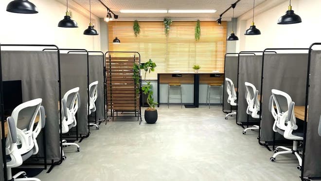 【谷町四丁目駅・六丁目駅すぐ】高速Wi-Fi/独立席/フリードリンク/LEDライト/集中できる環境の写真4