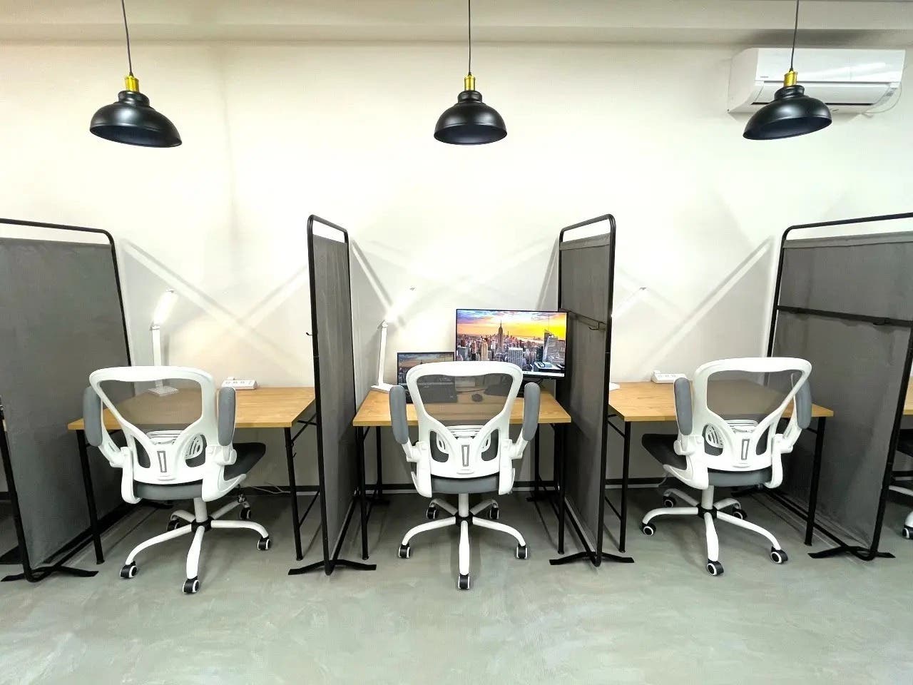 【谷町四丁目駅・六丁目駅すぐ】高速Wi-Fi/独立席/フリードリンク/LEDライト/集中できる環境の写真9