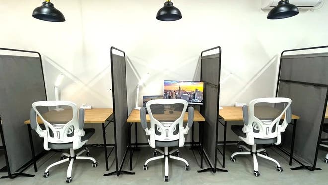 【谷町四丁目駅・六丁目駅すぐ】高速Wi-Fi/独立席/フリードリンク/LEDライト/集中できる環境の写真9