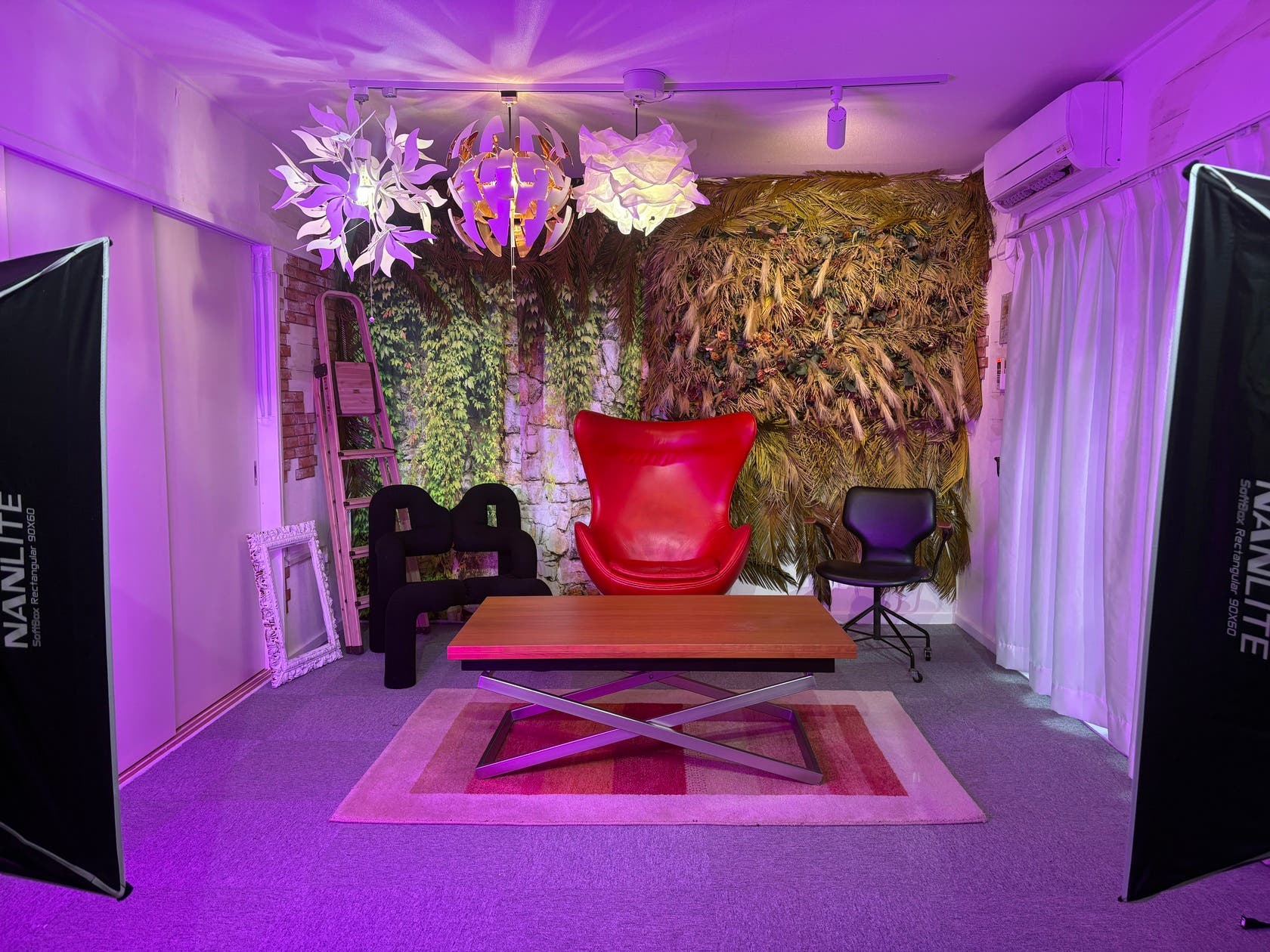 2号店 西新宿駅1分撮影スタジオ📷/機材無料📹/背景紙・モニターあり/真紅ベルベット/デザイナーズ家具🪑の写真28