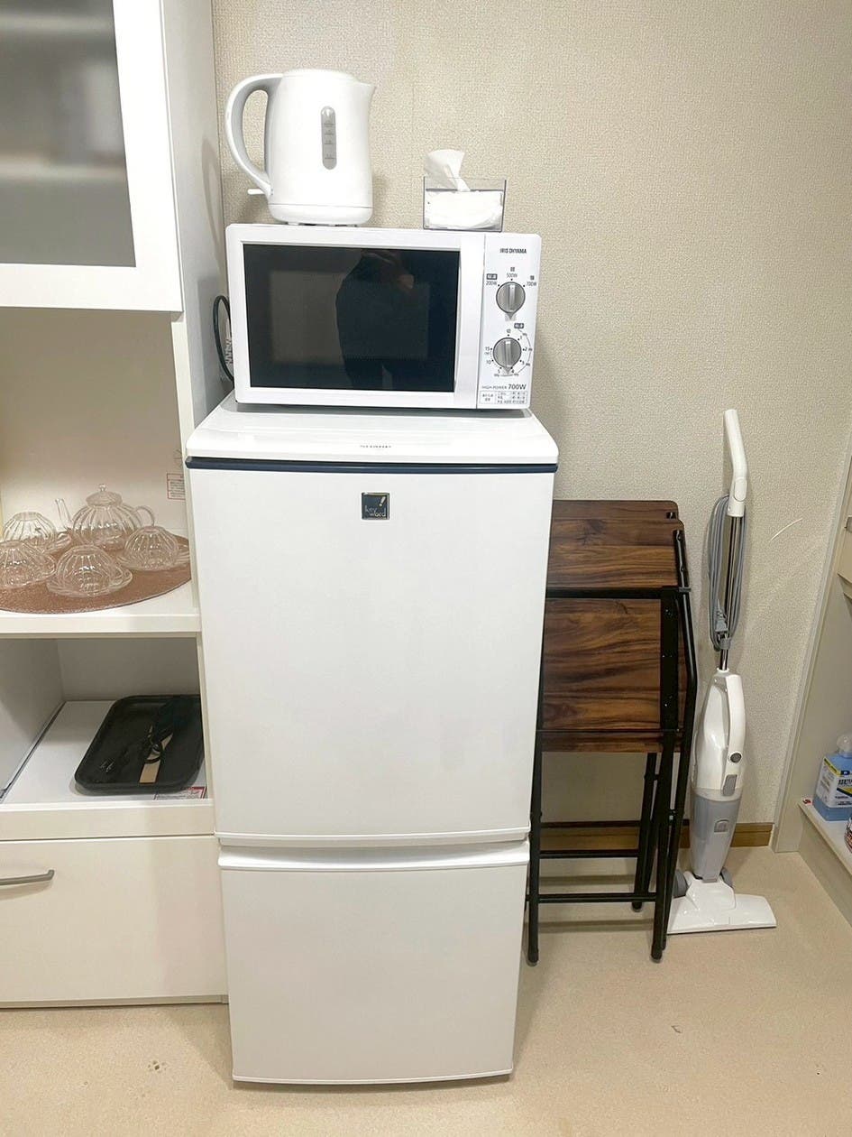 レンジ・ケトル・中型冷蔵庫【ホールケーキ入ります】の画像1