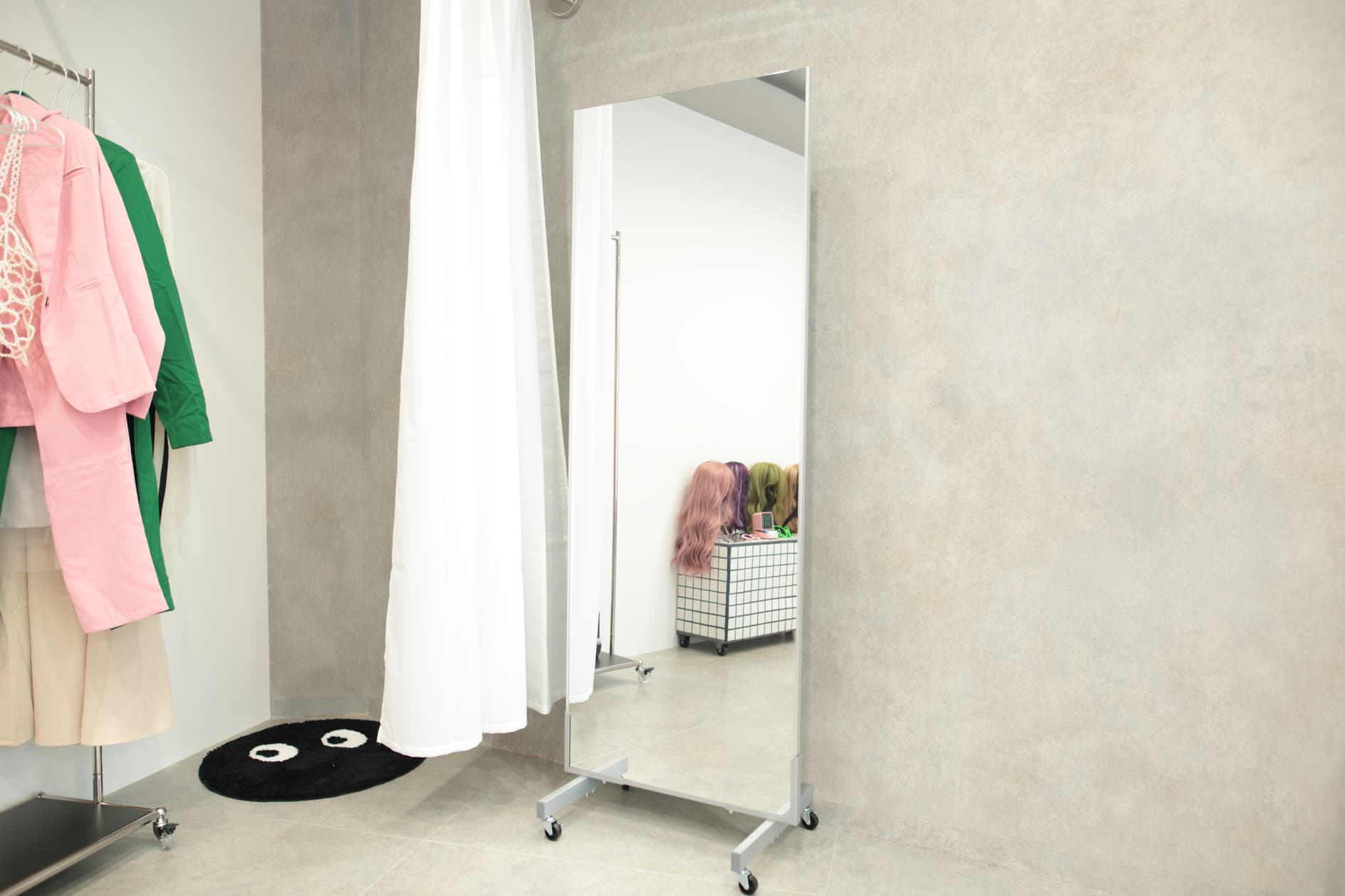 【西元町駅徒歩3分/1階】完全個室！3色の背景×韓国っぽ空間/衣装＆アイテム使い放題/オプション料金なし！の写真13