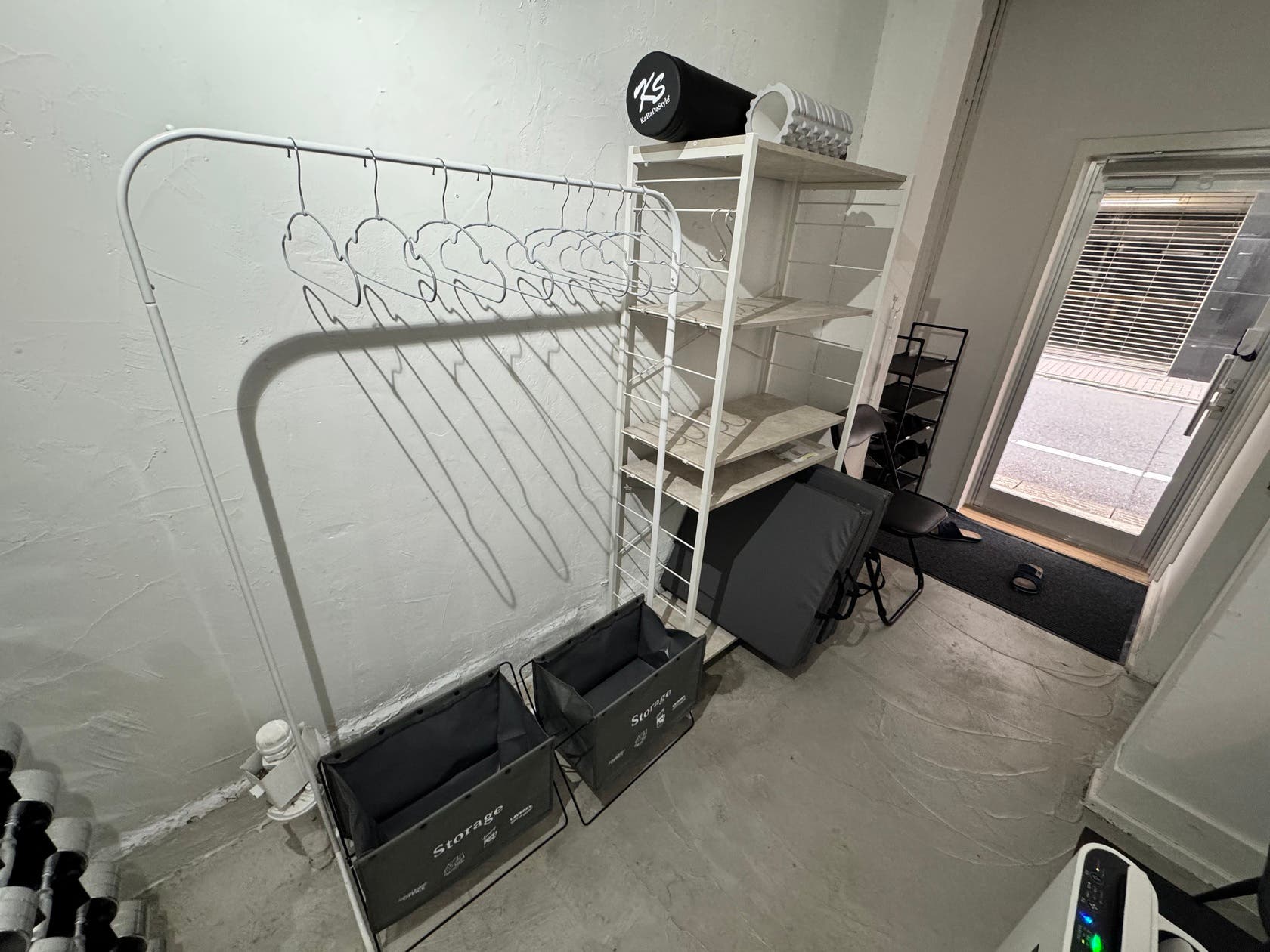 【東銀座駅徒歩1分】モノクロ基調の本格プライベートジム【路面店】の写真22