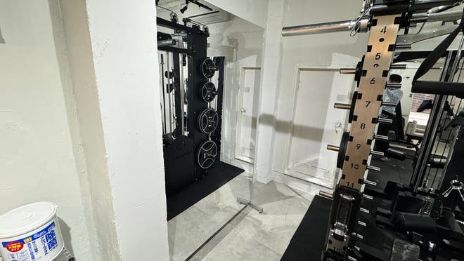 【東銀座駅徒歩1分】モノクロ基調の本格プライベートジム【路面店】の写真19