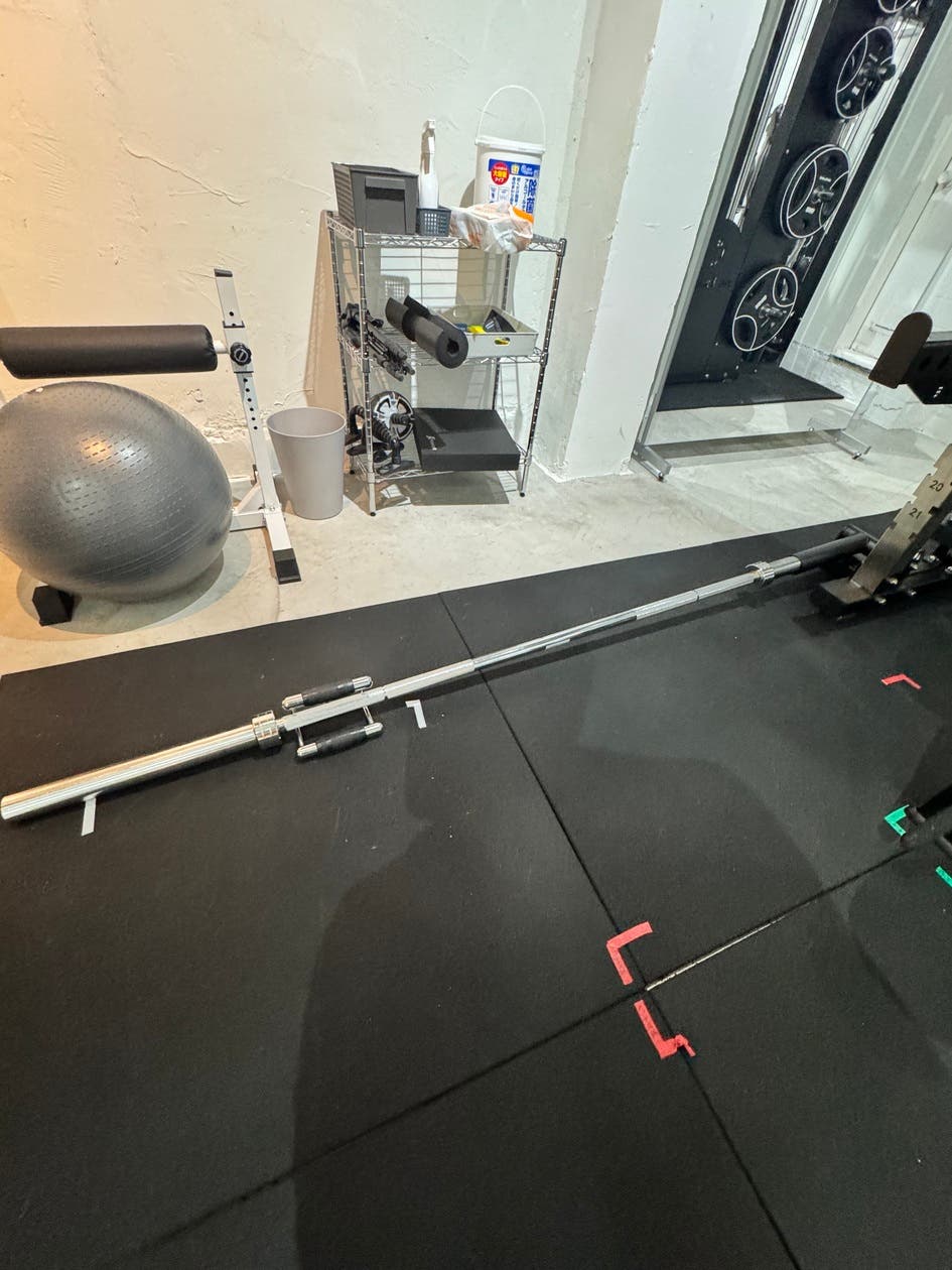 【東銀座駅徒歩1分】モノクロ基調の本格プライベートジム【路面店】の写真20