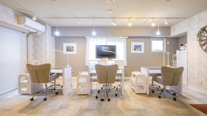 【秋葉原駅徒歩1分】ネイルスペース②(真ん中)の写真1