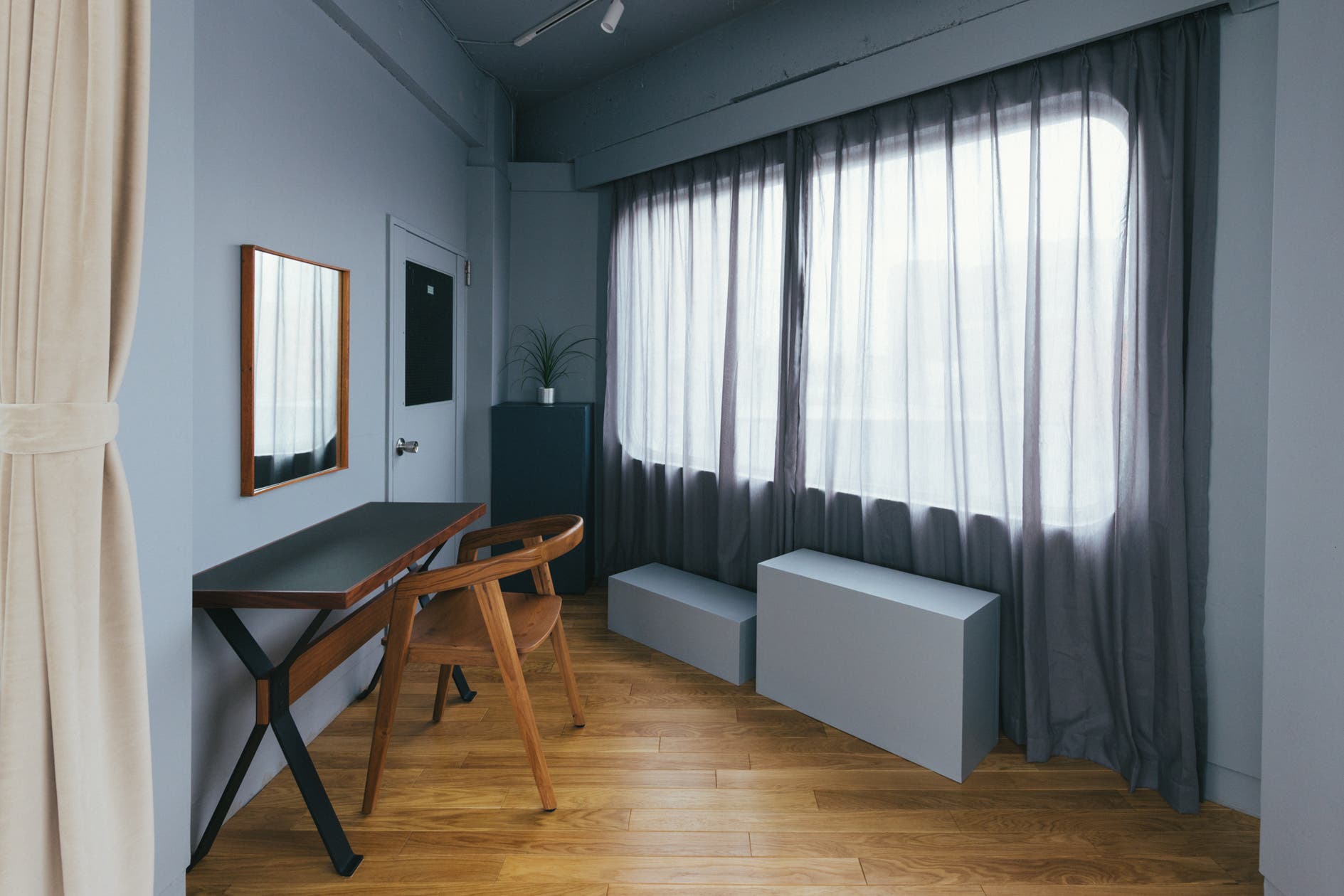 【 絨毯 】レトロモダンでミニマルな上質空間・本格プロップ・3面自然光 ・天高2.8M【駅近！東急池上線長原駅1分】の写真12