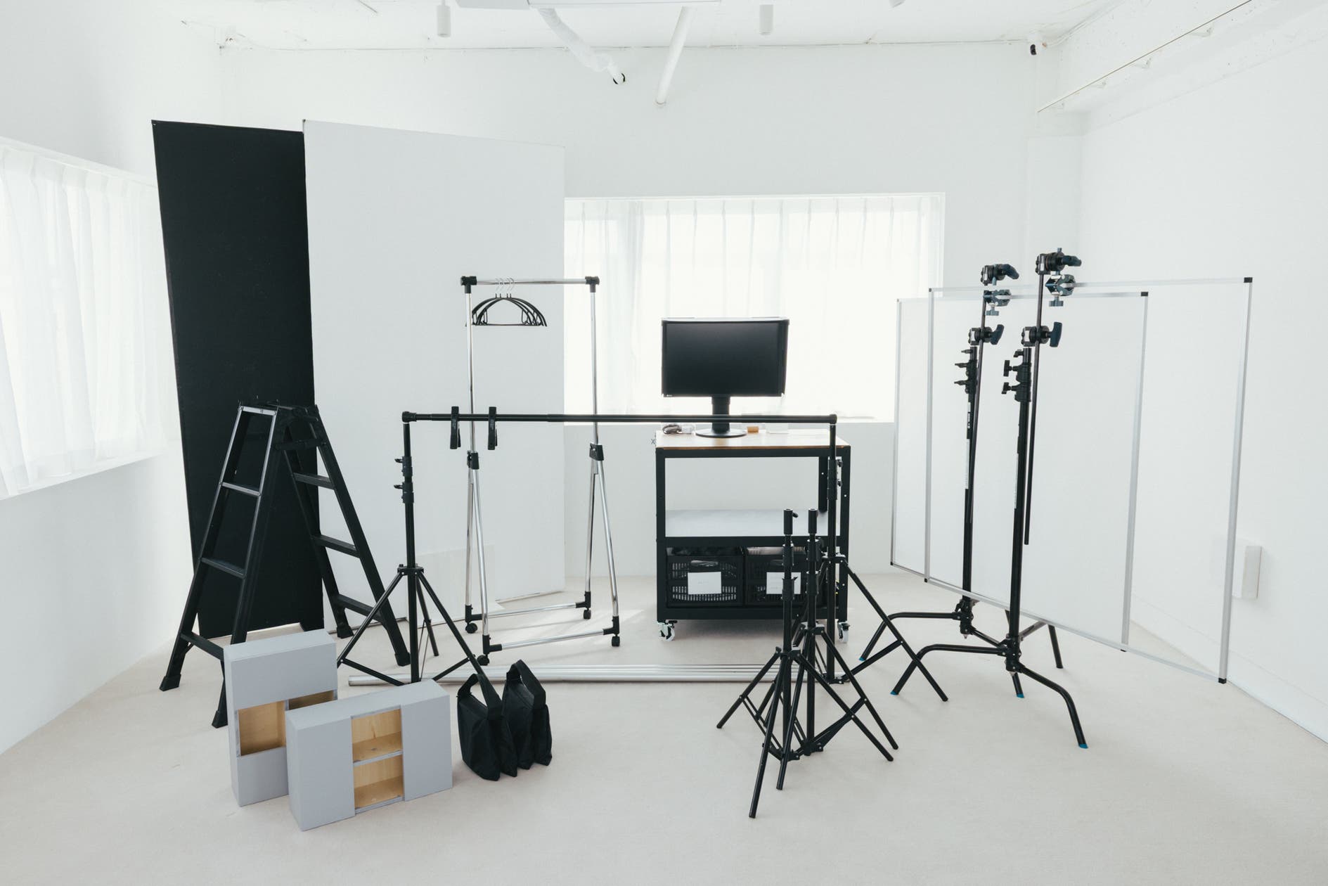 【 絨毯 】レトロモダンでミニマルな上質空間・本格プロップ・3面自然光 ・天高2.8M【駅近！東急池上線長原駅1分】の写真14