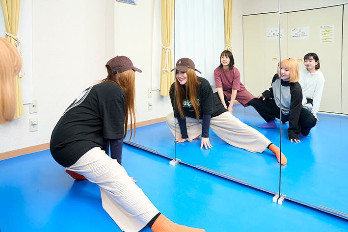 スタジオルーム 新検見川駅２分/8名収容/ダンス/会議/交流会/教室/パーティ/推し活/リノリウム床/ダンス用鏡の写真9