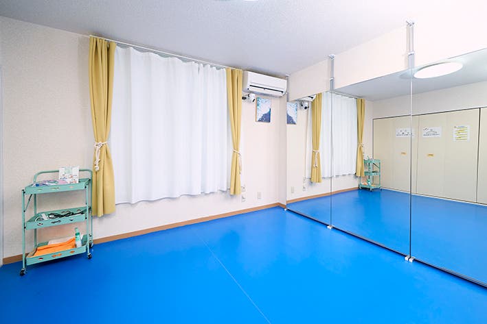 スタジオルーム 新検見川駅２分/8名収容/ダンス/会議/交流会/教室/パーティ/推し活/リノリウム床/ダンス用鏡の写真16