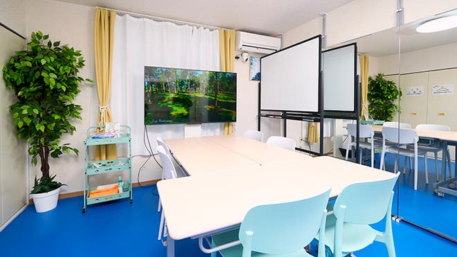 スタジオルーム 新検見川駅2分/8名収容/ダンス/会議/交流会/教室/パーティ/推し活/リノリウム床/ダンス用鏡の写真1