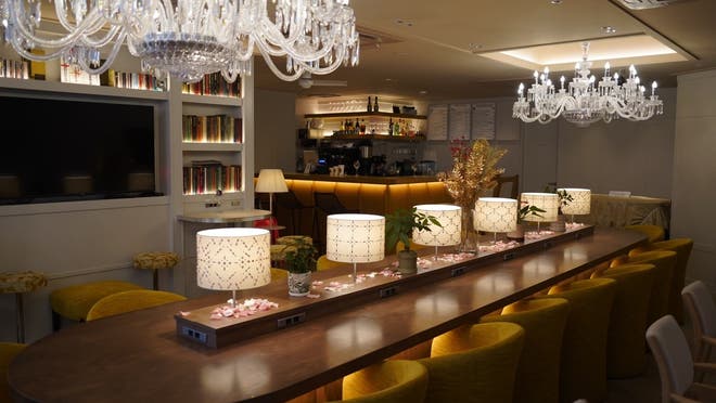 【恵比寿駅 徒歩1分】白基調のカフェ✨交流会・懇親会🌟街コン🍃ロケ・YouTube撮影📸ポートレート🌟ピアノ🎹取材🖊の写真1