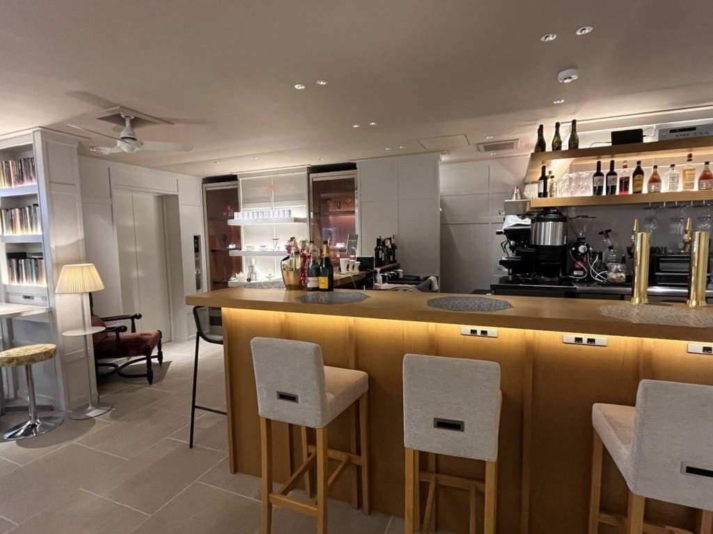 【恵比寿駅 徒歩1分】白基調のカフェ✨交流会・懇親会🌟街コン🍃ロケ・YouTube撮影📸ポートレート🌟ピアノ🎹取材🖊の写真9