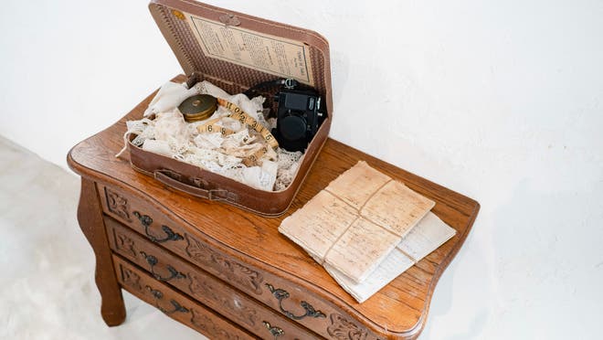 🎉40%OFFキャンペーン🎉【飯田橋4分】二面採光|座れるアーチ壁|白と黒|アンティーク雑貨|漆喰壁|本物のドライフラワーの写真10