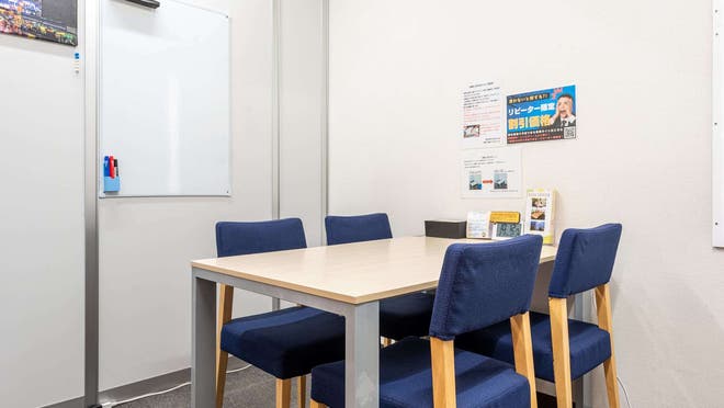✅当日予約OK!✅6:00~24:00まで利用可能✅麻布十番駅から徒歩5分!✅シンプルな会議室✅少人数での打ち合わせにピッタリ♪の写真2