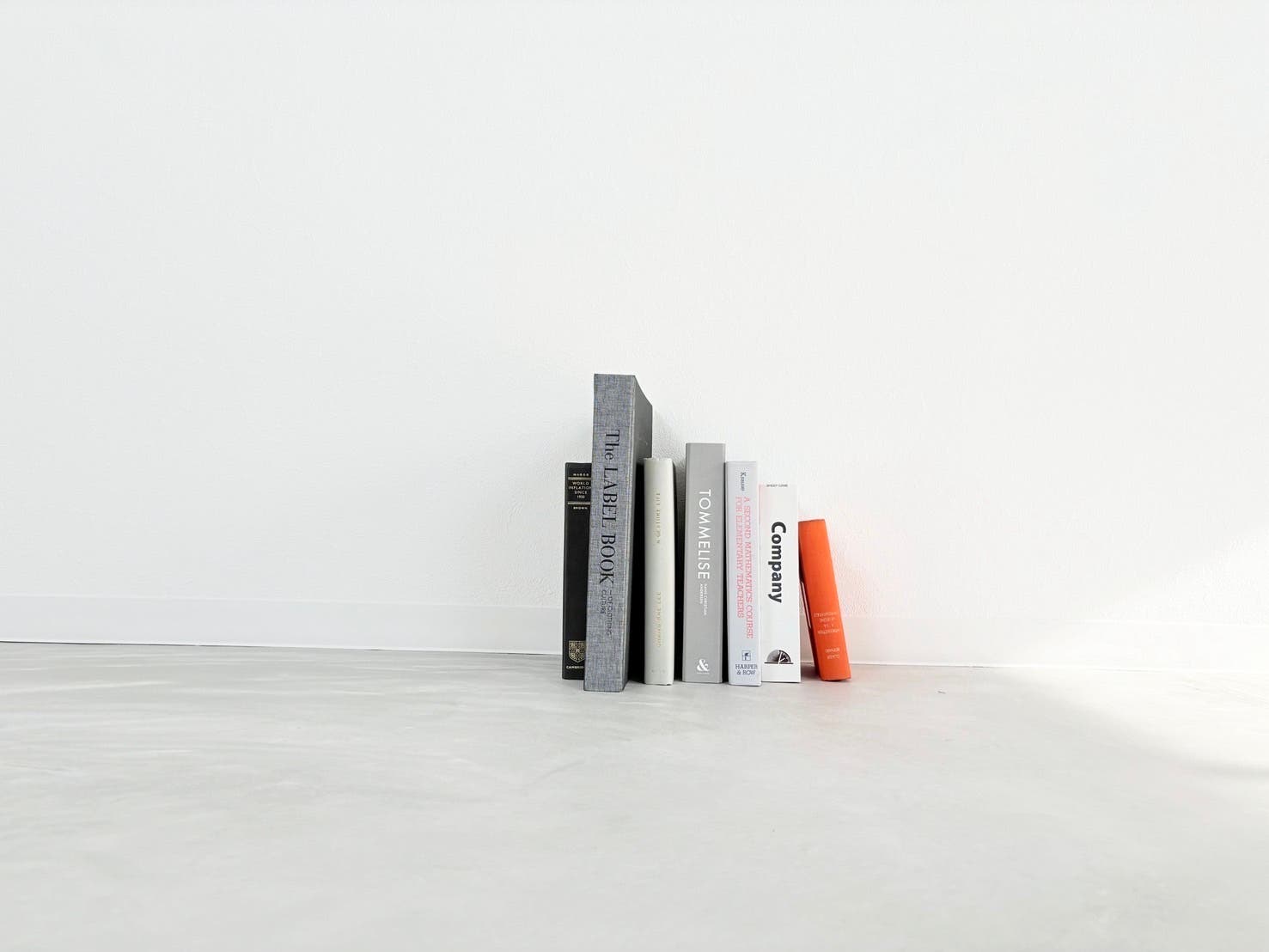 【 NEW OPEN 】撮影機材無料・自然光・コンクリ床・白壁・アーチ・埋込本棚【 アパレル｜撮影｜POP UP 】大須観音7分の写真15