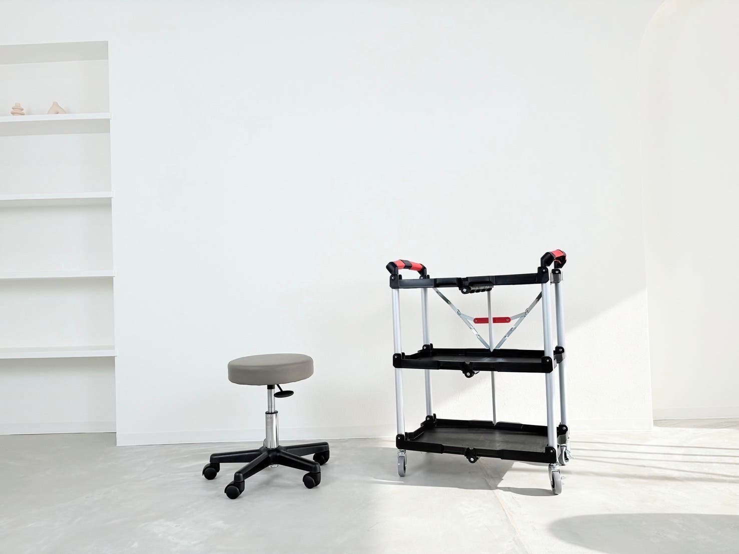 【 NEW OPEN 】撮影機材無料・自然光・コンクリ床・白壁・アーチ・埋込本棚【 アパレル｜撮影｜POP UP 】大須観音7分の写真16