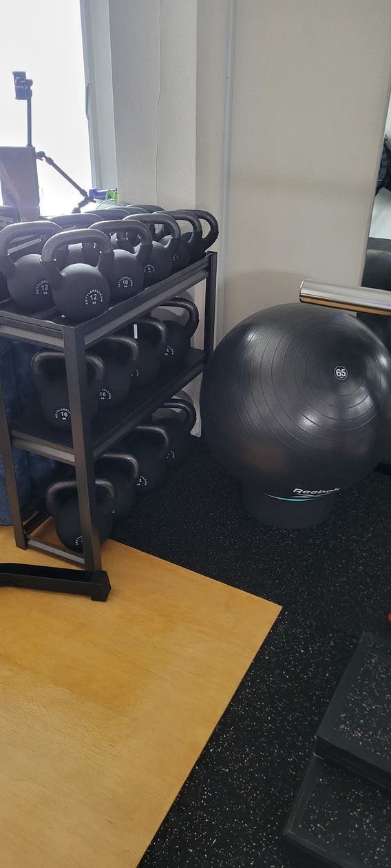 【恵比寿】エリア随一の豊富な器具の 完全個室ジム！トレーニングスペース の写真2