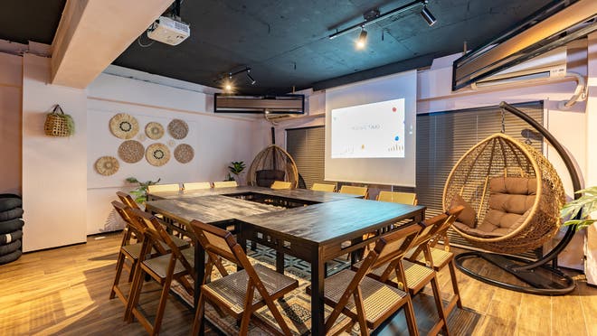 【施術ベッド4台!】水天宮前4分、茅場町6分🚶最大32名着席🙆♂️飲食持込OKゴミ捨て有|受付・更衣室・高速Wi-Fi完備の写真2