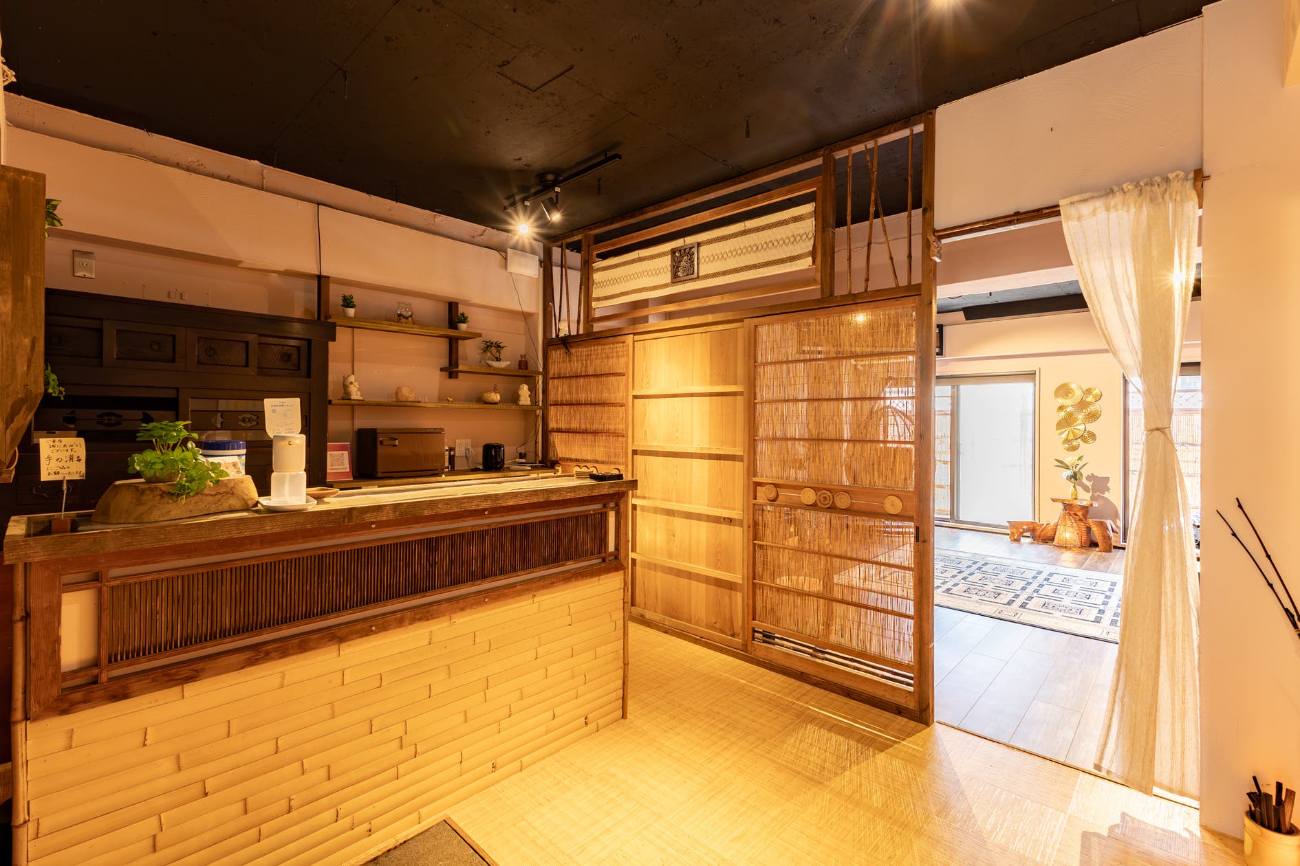 【施術ベッド4台！】水天宮前4分、茅場町6分🚶最大32名着席🙆‍♂️飲食持込OKゴミ捨て有｜受付・更衣室・高速Wi-Fi完備の写真12