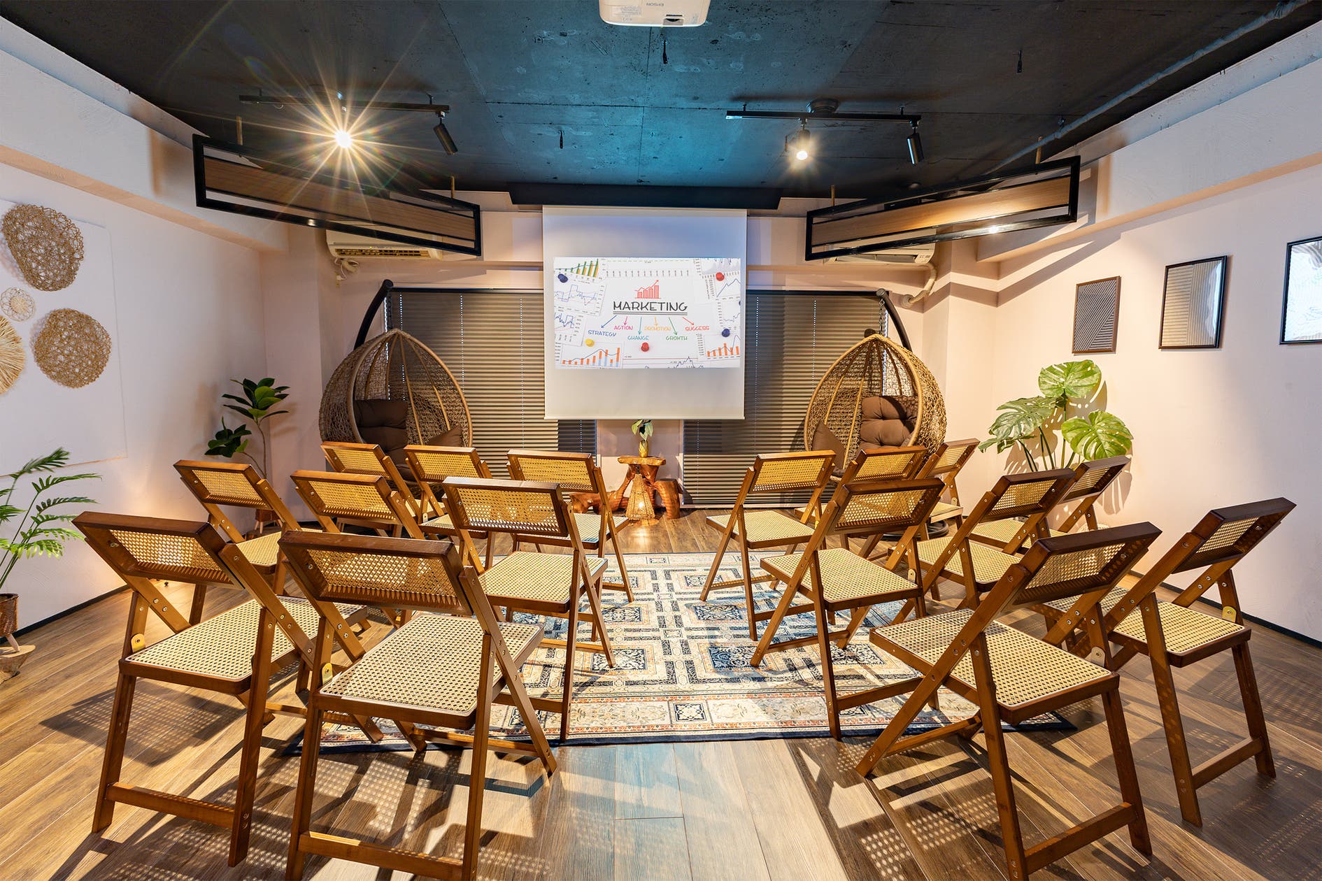 【施術ベッド4台！】水天宮前4分、茅場町6分🚶最大32名着席🙆‍♂️飲食持込OKゴミ捨て有｜受付・更衣室・高速Wi-Fi完備の写真4