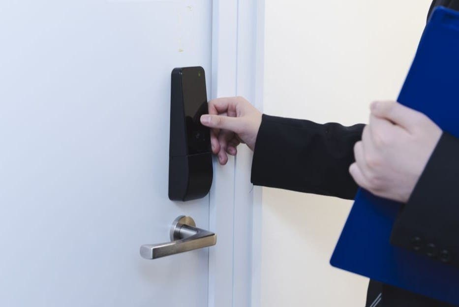 【銀座5分・新橋7分】最大収容198名✨銀座で“特別な会議”が叶う大型会場｜控え室あり✨研修・試験・講演会・懇親会に｜N201の写真16