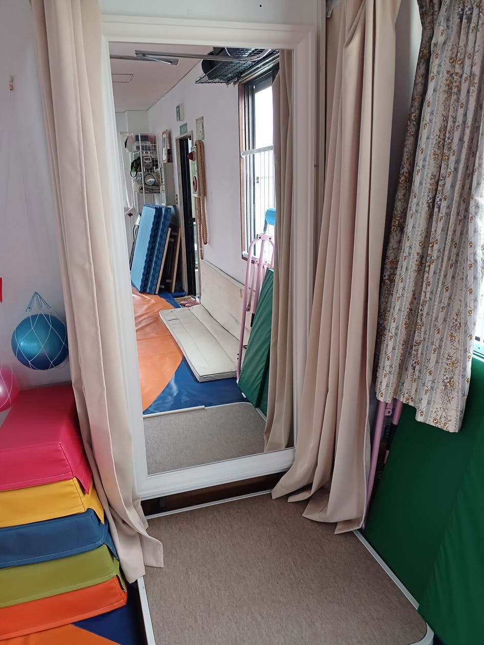 足立区☆葛飾区☆格闘技や運動、子供とママ会、撮影に!!全面80㎡、レスリングマット敷き！子ども用体育用具多数、無料貸出し!の写真3