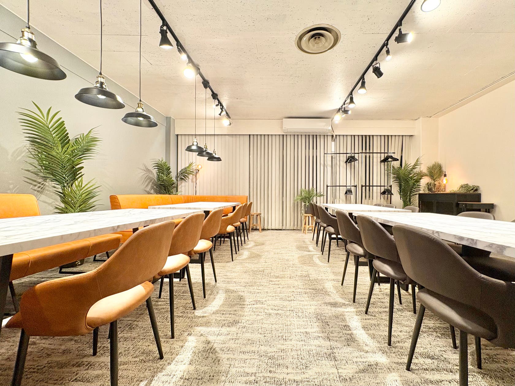 NEW!【日本橋駅30秒/東京駅4分】最大40名/光無料Wifi/会議・撮影・懇親会・女子会・ボドゲ等におすすめ！飲食🍷可！の写真6