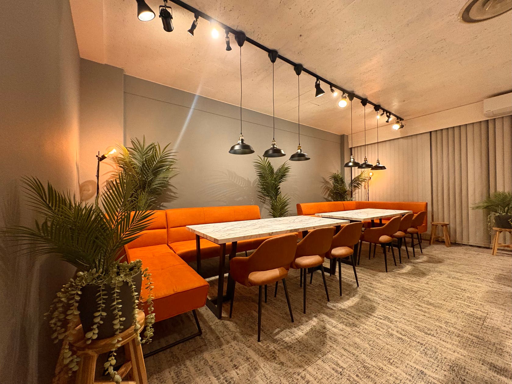 NEW!【日本橋駅30秒/東京駅4分】最大40名/光無料Wifi/会議・撮影・懇親会・女子会・ボドゲ等におすすめ！飲食🍷可！の写真9