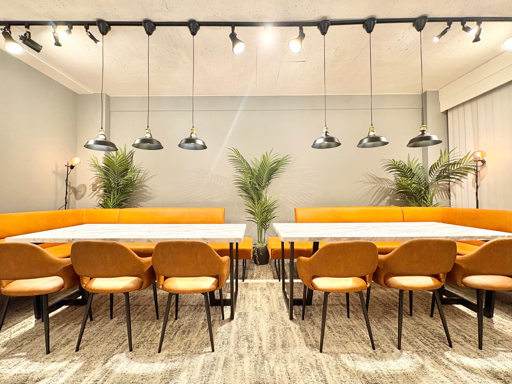 NEW!【日本橋駅30秒/東京駅4分】最大40名/光無料Wifi/会議・撮影・懇親会・女子会・ボドゲ等におすすめ！飲食🍷可！の写真7