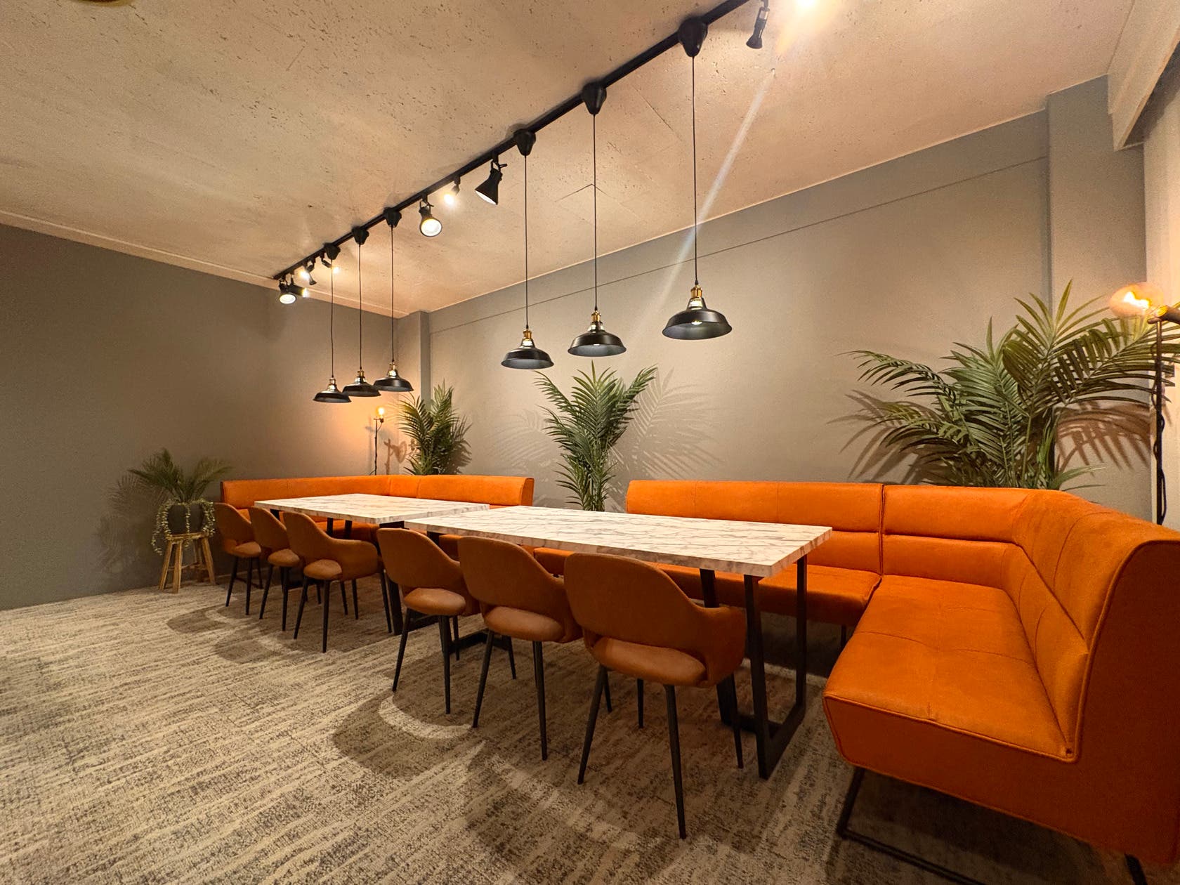 NEW!【日本橋駅30秒/東京駅4分】最大40名/光無料Wifi/会議・撮影・懇親会・女子会・ボドゲ等におすすめ！飲食🍷可！の写真10