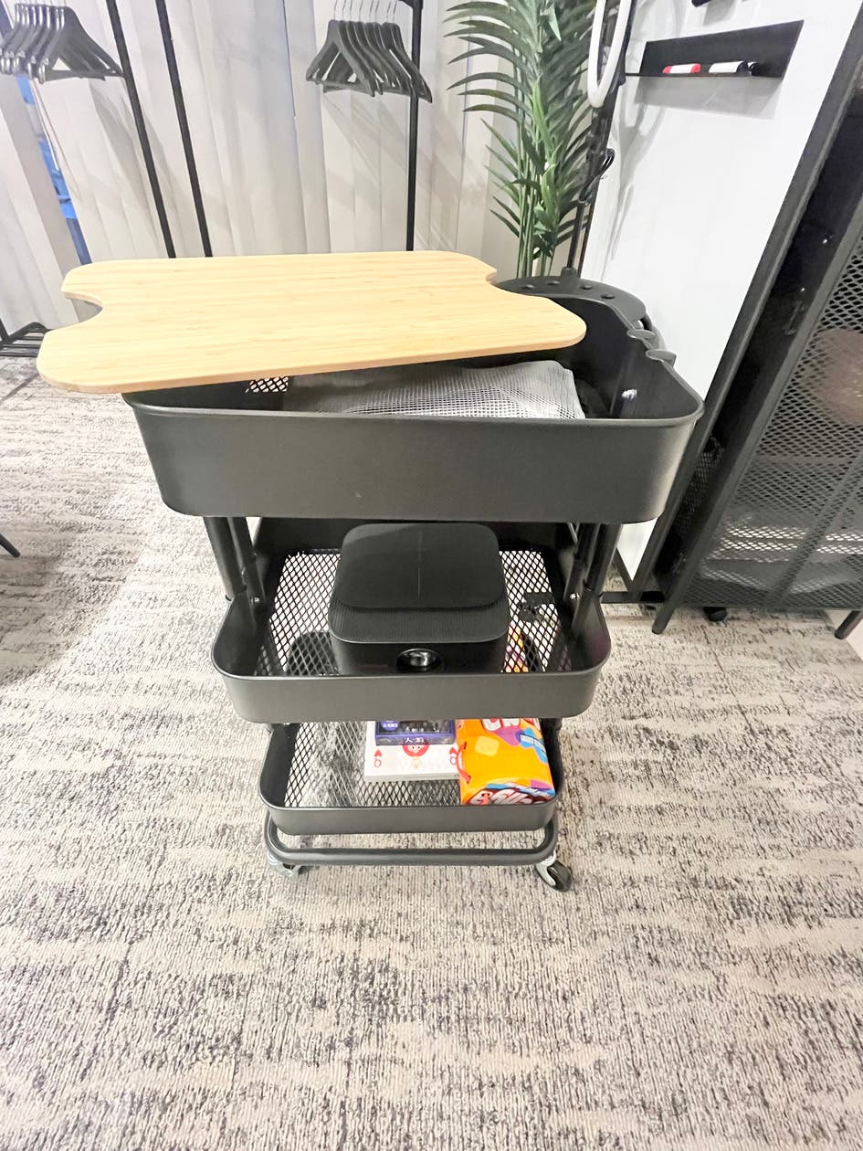 NEW!【日本橋駅30秒/東京駅4分】最大40名/光無料Wifi/会議・撮影・懇親会・女子会・ボドゲ等におすすめ！飲食🍷可！の写真13