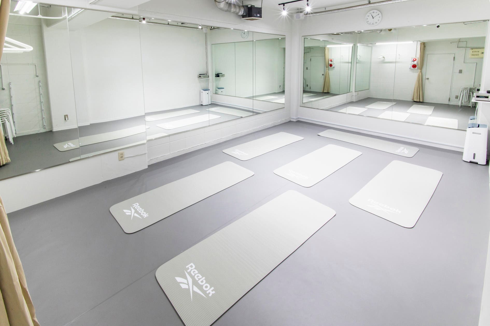 【Studio A】【戸越公園徒歩2分】二面鏡×リノリウム×白基調。集中できる本格派スタジオ。の写真5