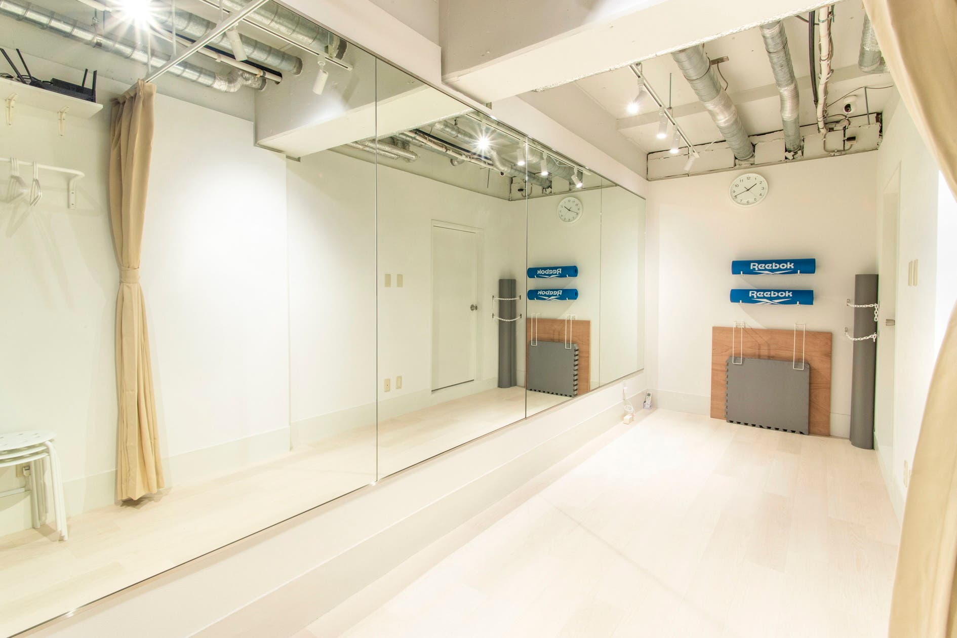 【Studio B】【戸越公園徒歩2分】必要十分な小空間、自分だけや少人数の集中練習や撮影にぴったり。の写真1