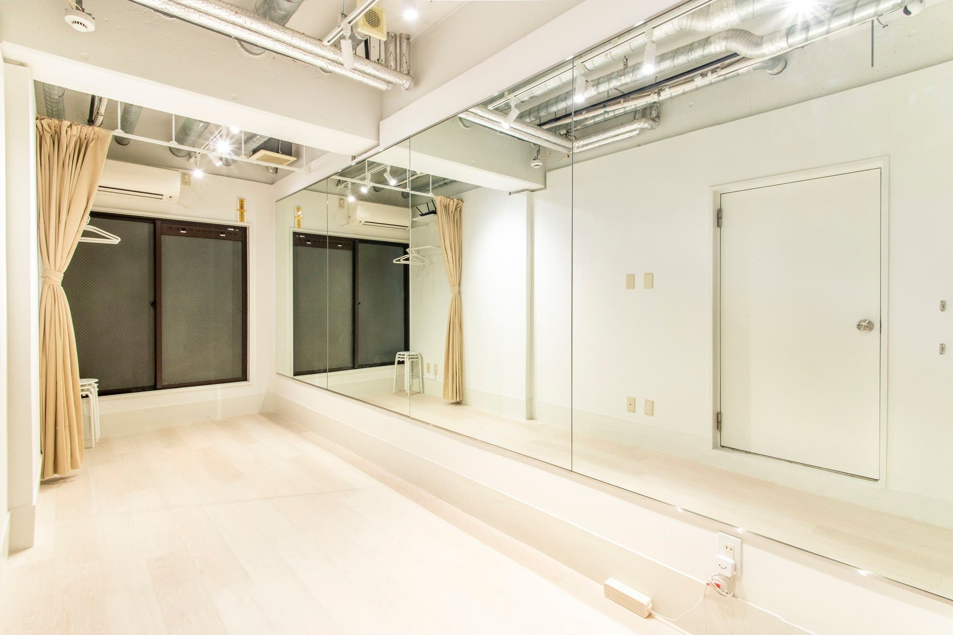 【Studio B】【戸越公園徒歩2分】必要十分な小空間、自分だけや少人数の集中練習や撮影にぴったり。の写真2