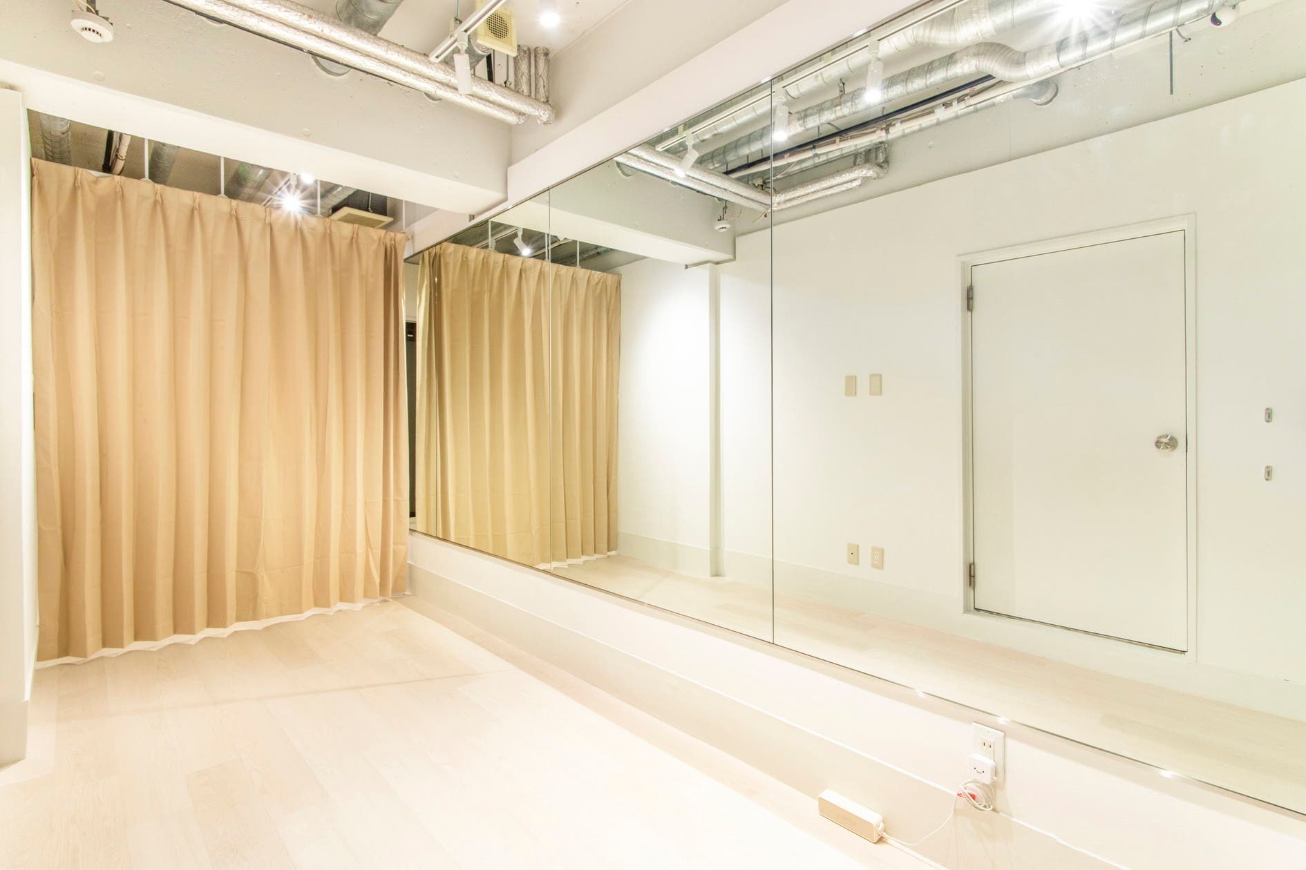 【Studio B】【戸越公園徒歩2分】必要十分な小空間、自分だけや少人数の集中練習や撮影にぴったり。の写真3