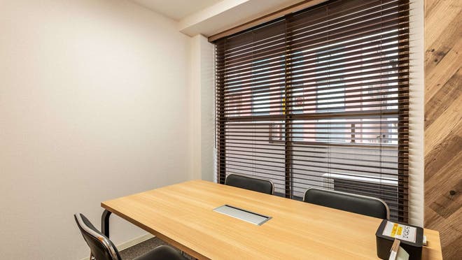 🚃日本橋駅徒歩2分✅6:00~24:00まで利用可能✅当日予約OK✅完全個室✅会議/打ち合わせ✅カードゲーム/ボドゲOK!の写真3