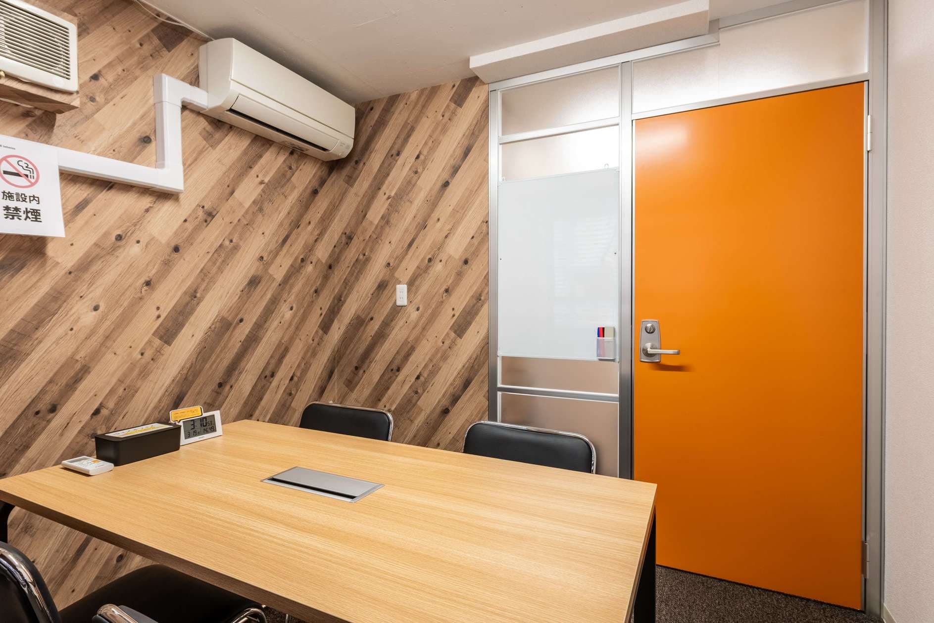 🚃日本橋駅徒歩2分✅6:00～24:00まで利用可能✅当日予約OK✅完全個室✅会議/打ち合わせ✅カードゲーム/ボドゲOK！の写真4