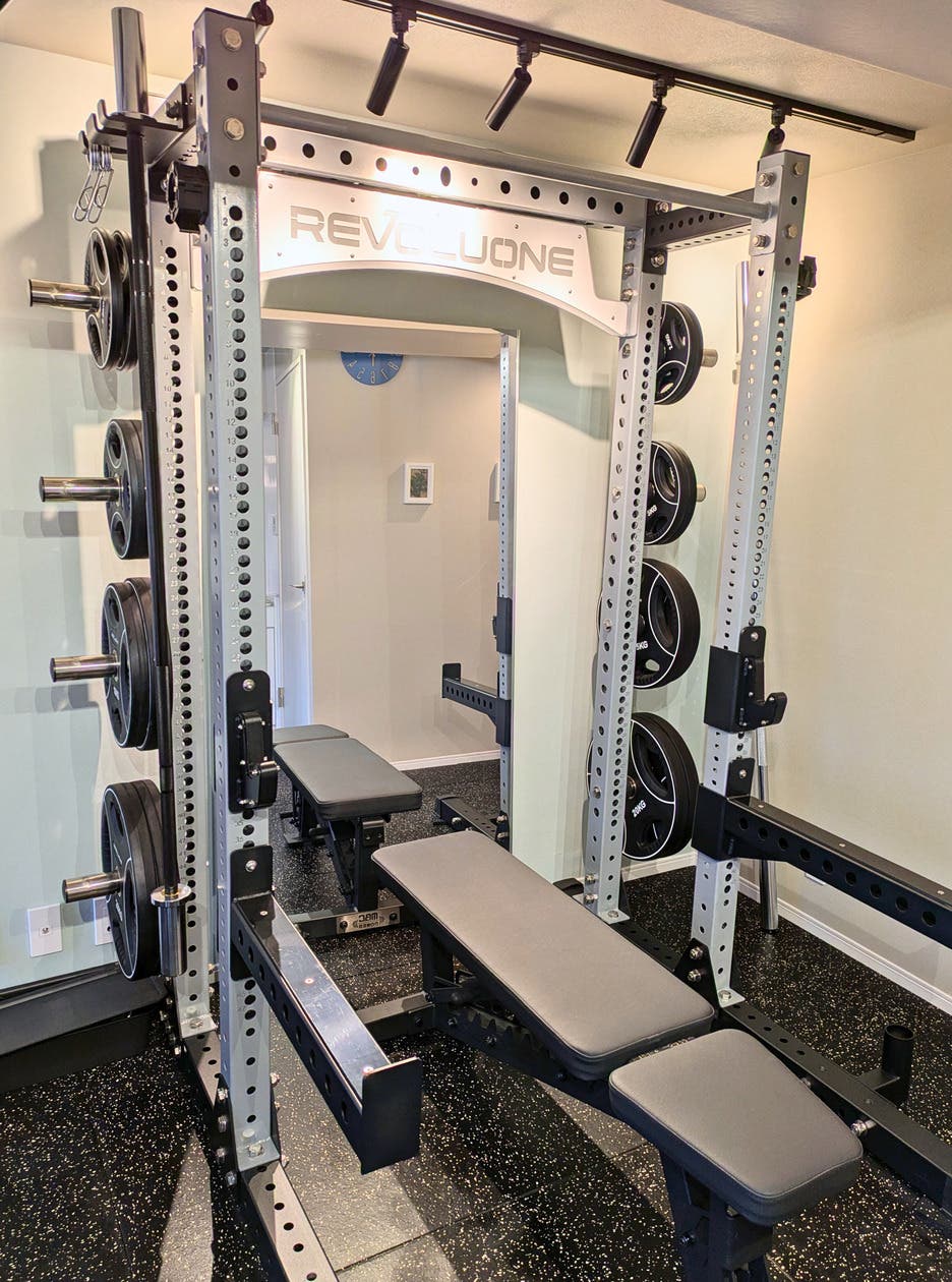 【二子玉川徒歩5分】フルリノベの綺麗な内装、フリーウエイト充実、パーソナル/グループトレーニングに最適の写真6