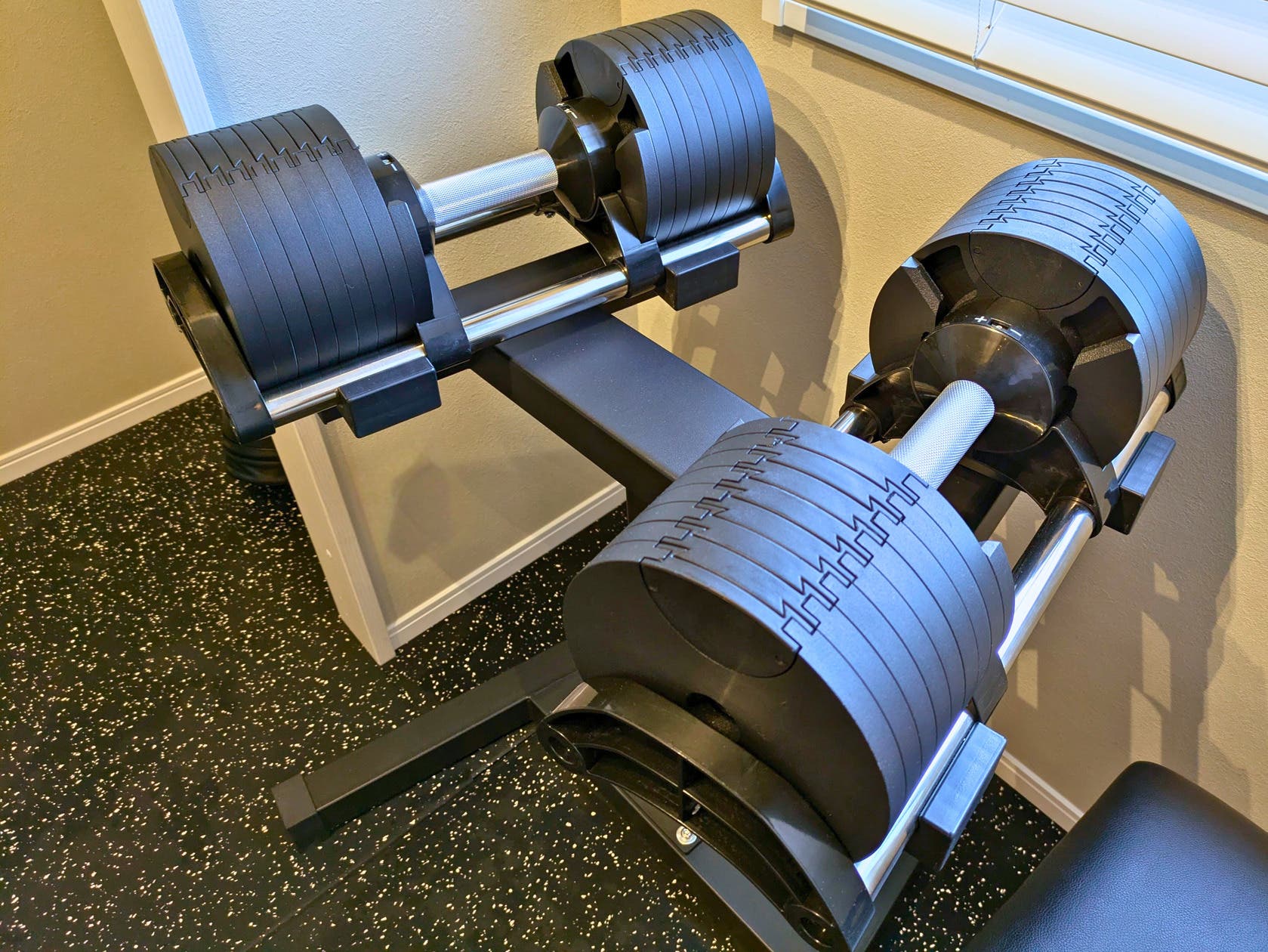 【二子玉川徒歩5分】フルリノベの綺麗な内装、フリーウエイト充実、パーソナル/グループトレーニングに最適の写真9