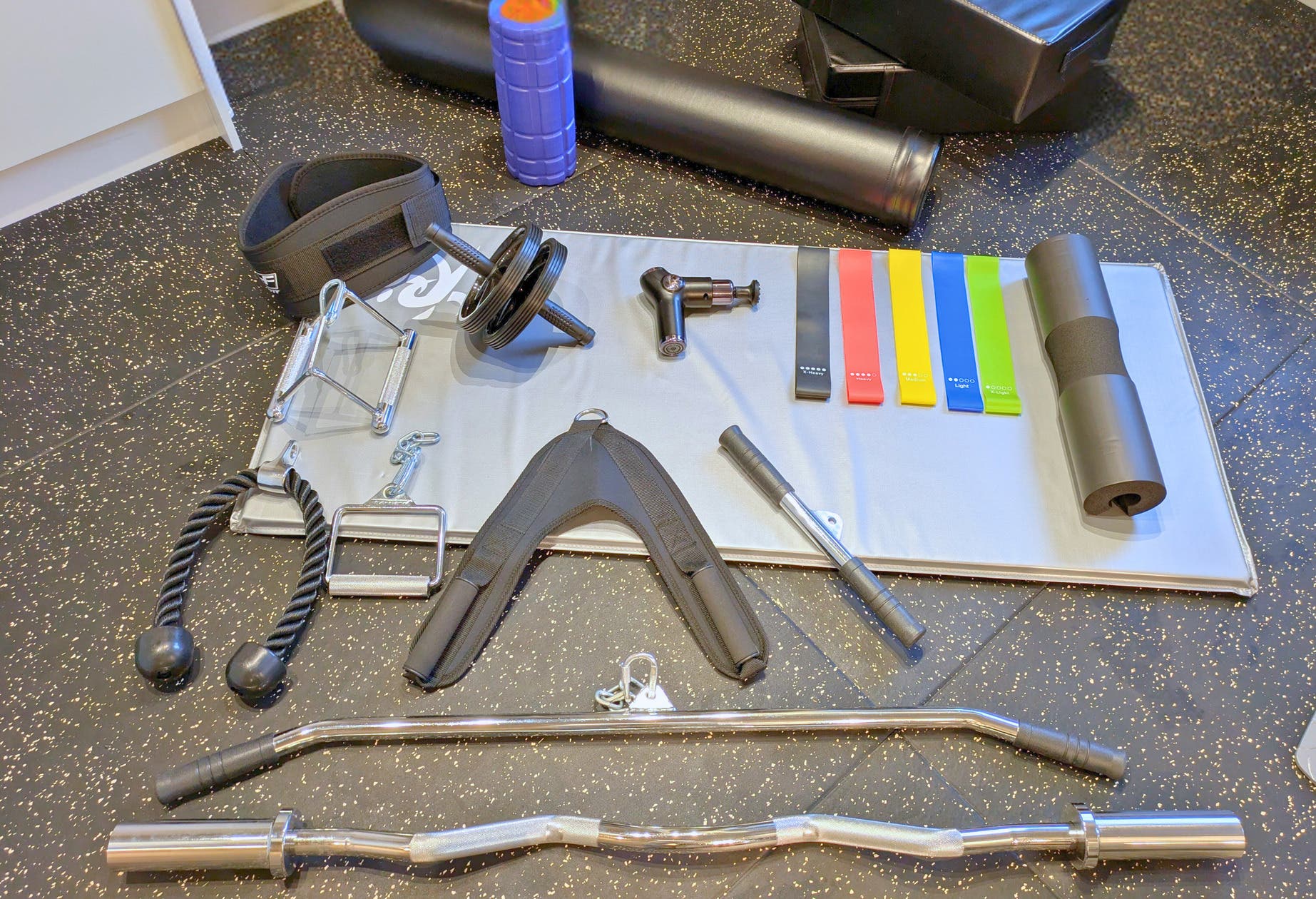 【二子玉川徒歩5分】フルリノベの綺麗な内装、フリーウエイト充実、パーソナル/グループトレーニングに最適の写真12