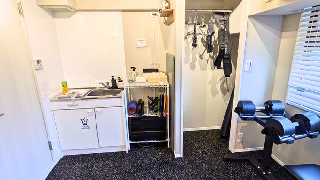 【二子玉川徒歩5分】フルリノベの綺麗な内装、フリーウエイト充実、パーソナル/グループトレーニングに最適の写真4